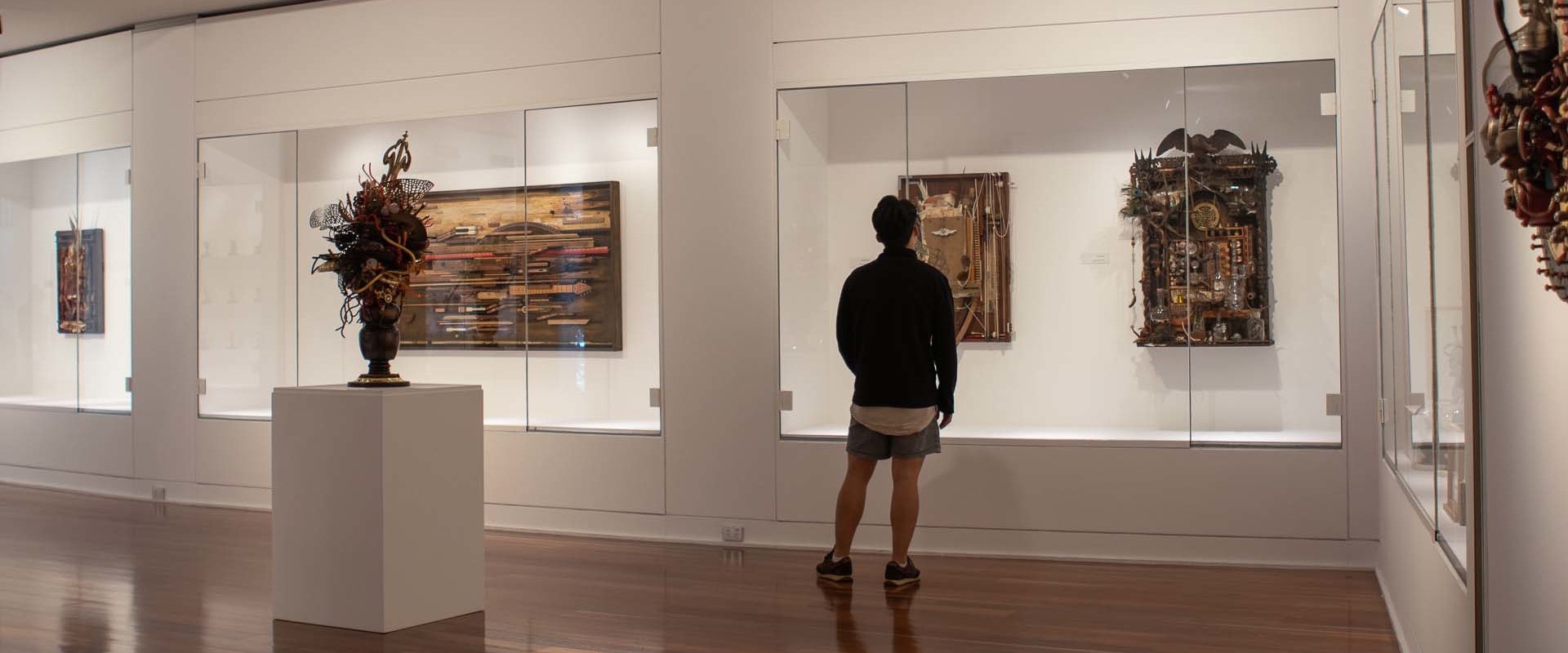 Types of Services Offered by Art Galleries