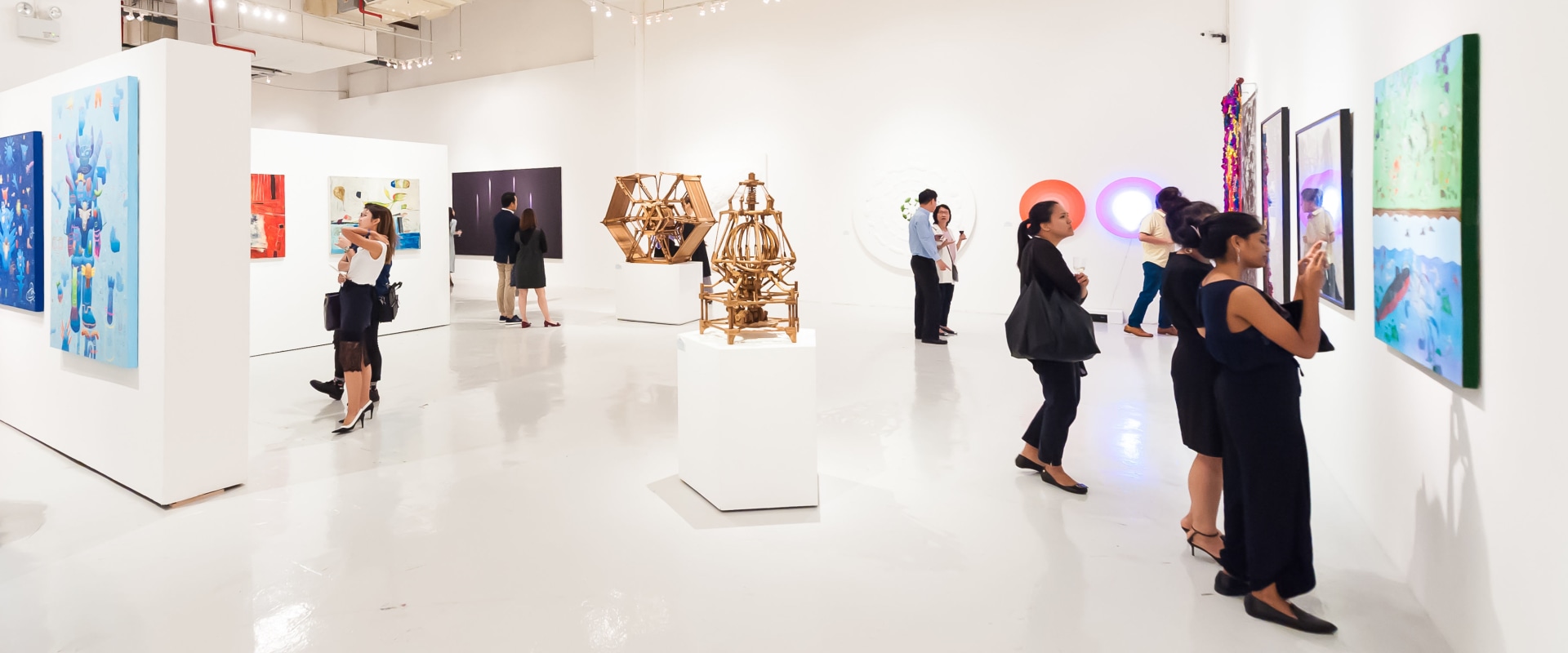 How to Buy Artwork from an Art Gallery