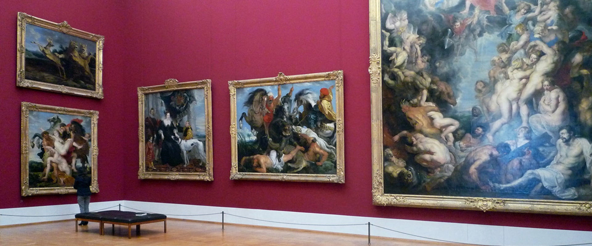 The Difference Between a Museum and an Art Gallery